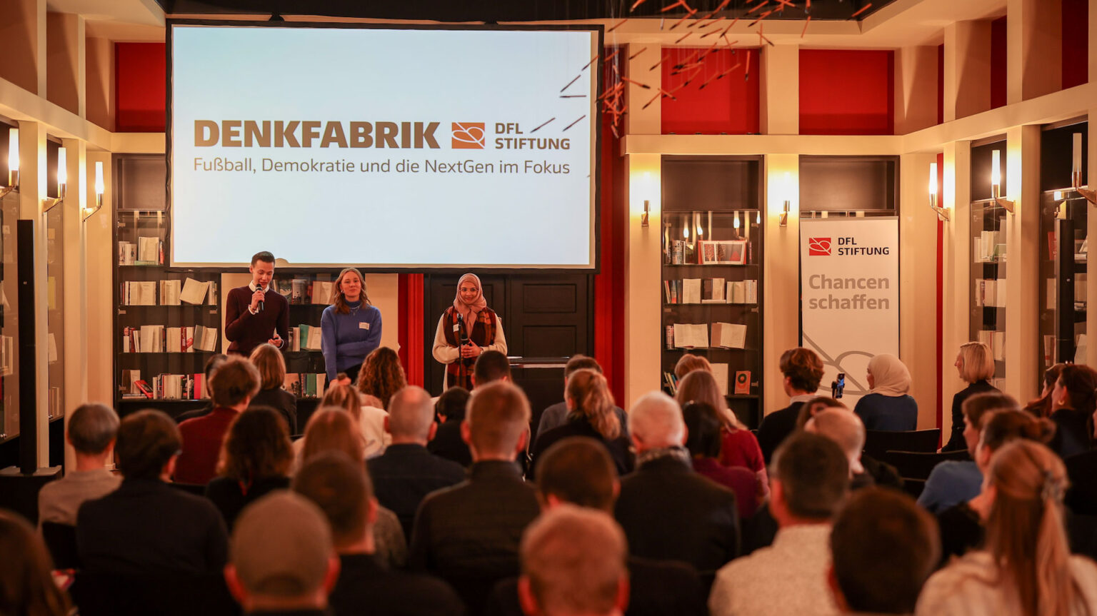 Das war die „Denkfabrik: Fußball, Demokratie und die NextGen im Fokus ...